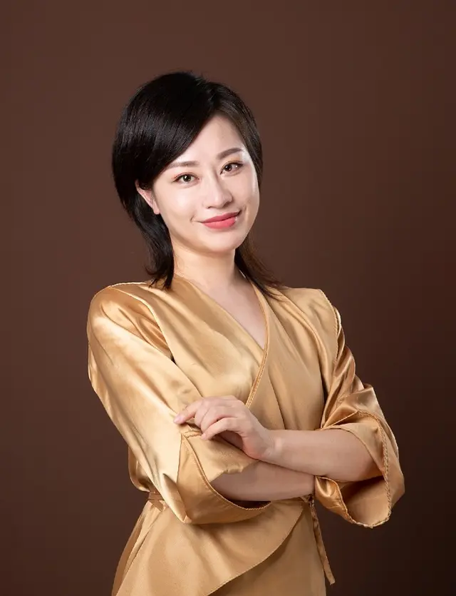 From Han Lin to Han Kaiyi, from singer to writer, giving birth to a son ...