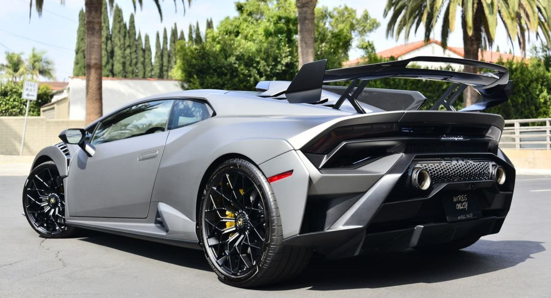 $565,000, Lamborghini Huracan STO is on sale - iMedia