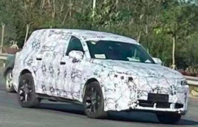 The length of the car is about 5 meters. These big SUVs are about to be ...