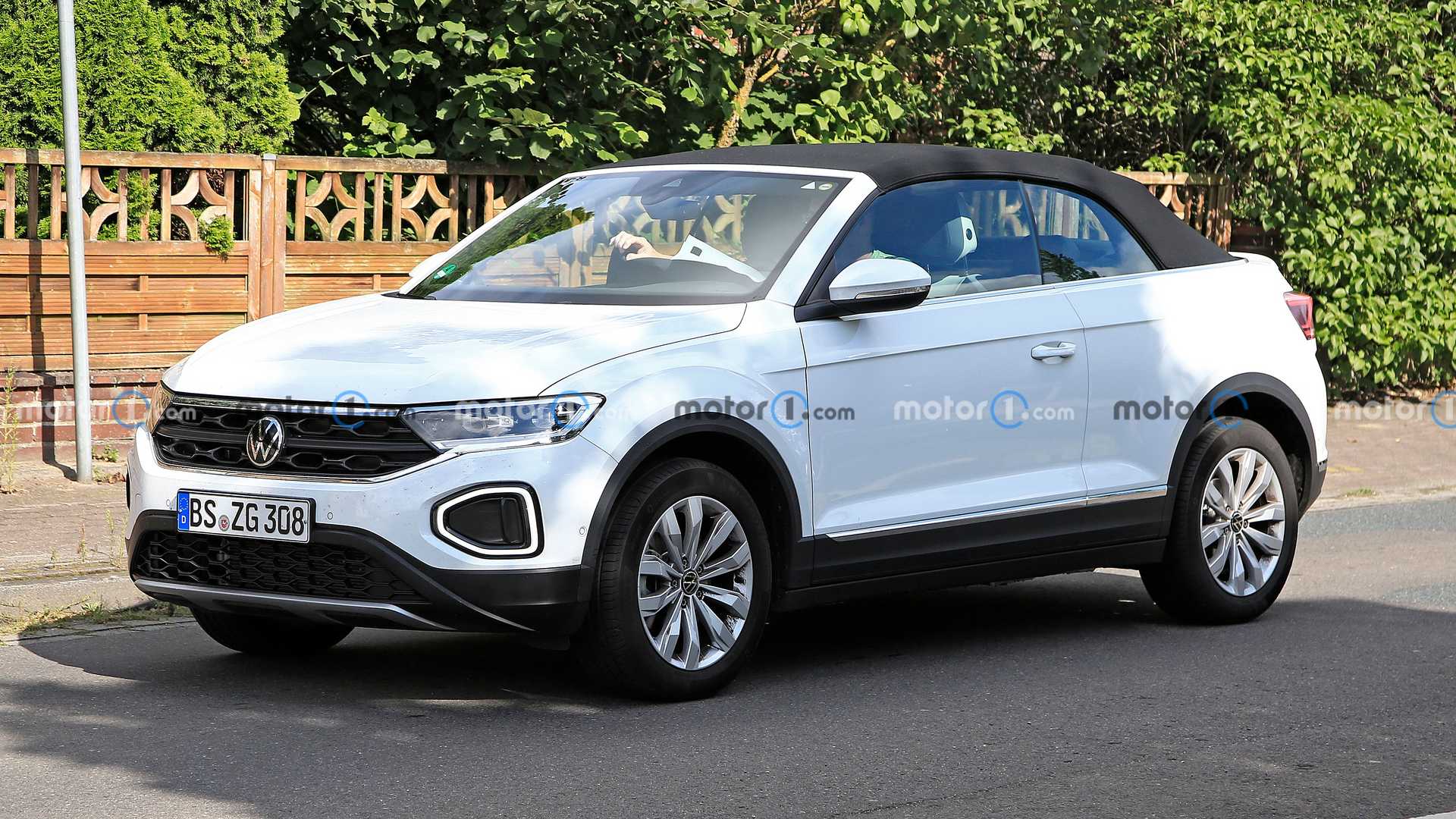 The new Volkswagen T-Roc convertible version of the family's only ...