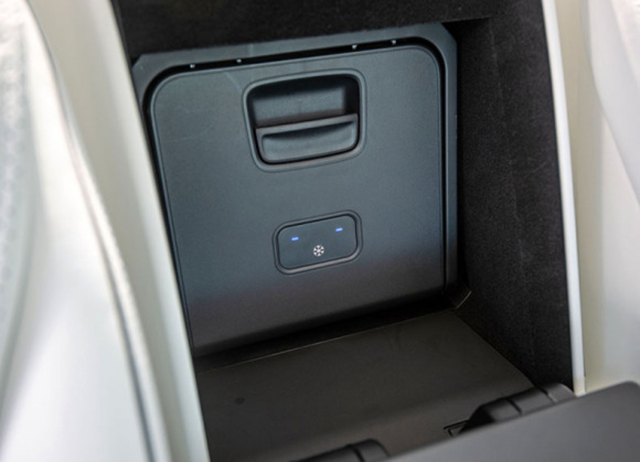 It's better with refrigerator in summer!2021 Mercedes-Benz S-Class ...