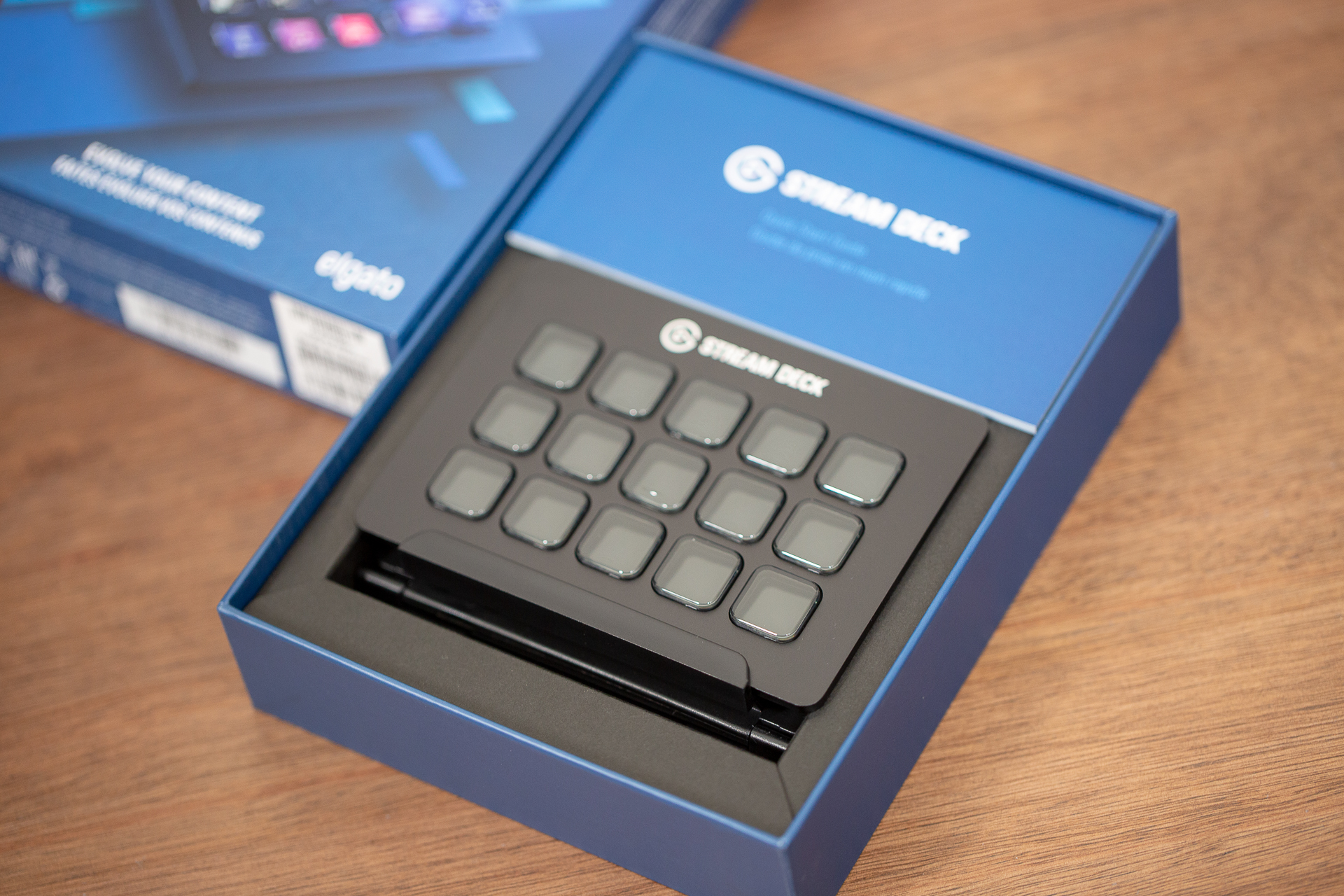 Live broadcast platform & productivity tool?Elgato STREAM DECK use and share - iMedia