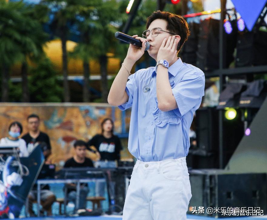 Hu Xia's heart-warming sing for the 2021 graduation season, in the same ...