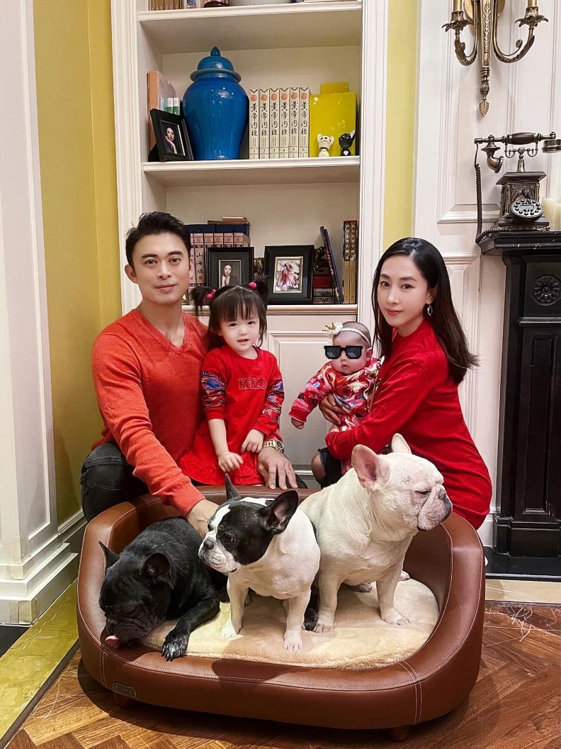 JJ Jia Xiaochen brings her daughter Xiaofandou's surprise debut. Behind ...