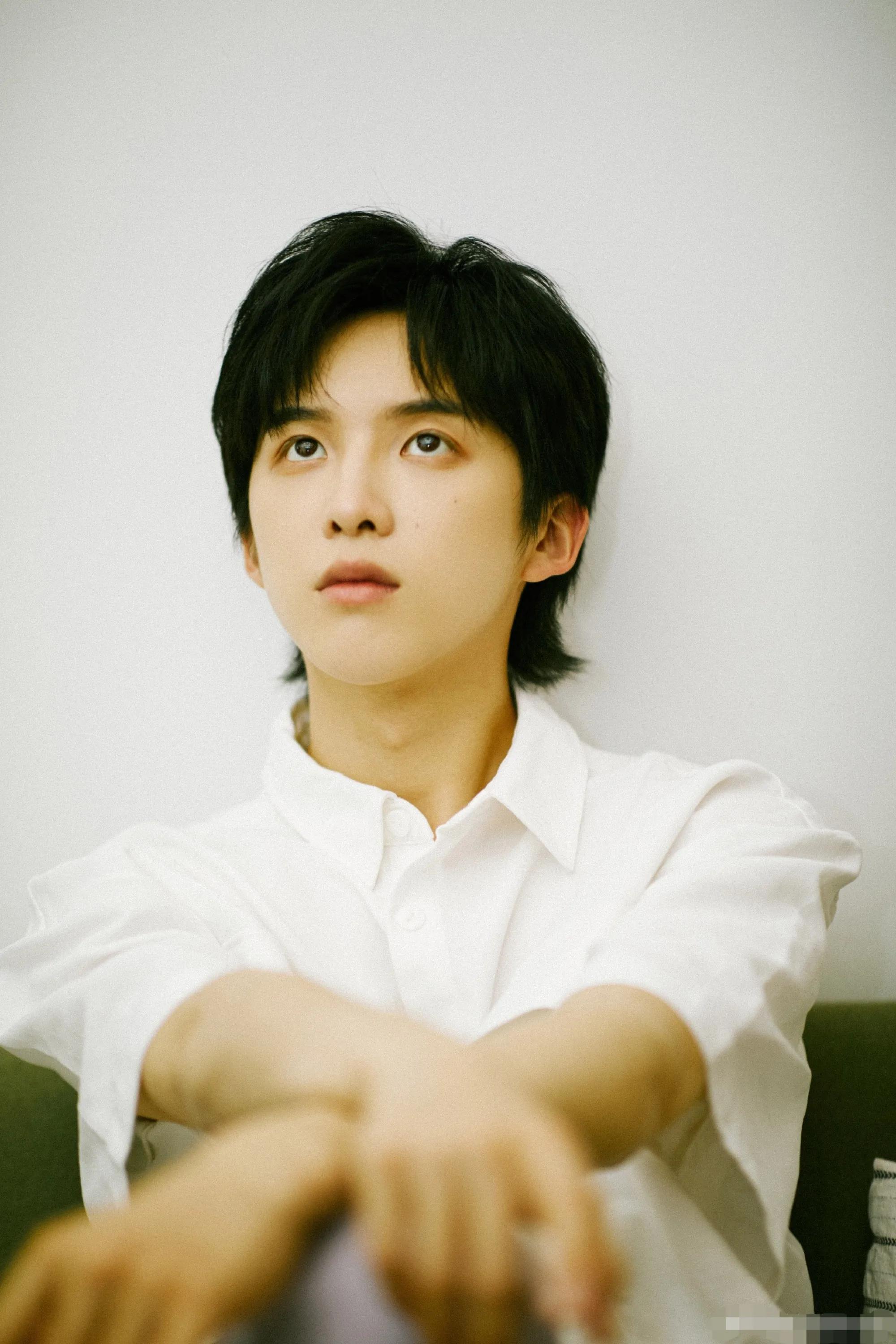 "Breaking Dawn" stars, Xiao Zhan, Li Yifeng, Zhu Long, Yang Mi, Reba ...