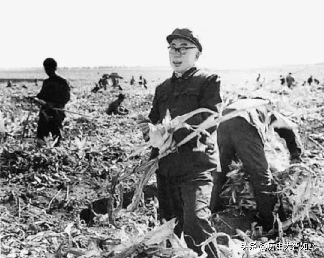 The "high light moment" of Gao Gang's life (1945-1952) is based in the ...