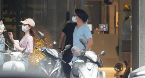 Ariel Lin gave birth to a baby girl naturally, the mother and daughter ...