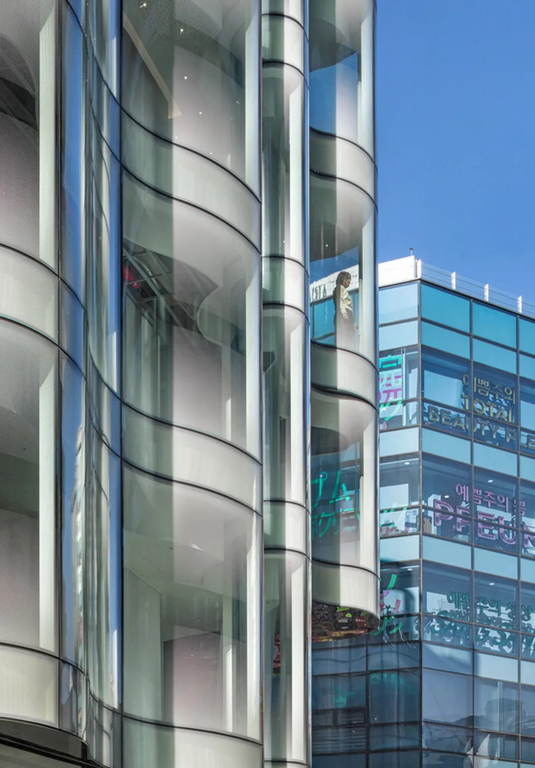 13 new ways to play "light and chic" on the glass facade - iNEWS