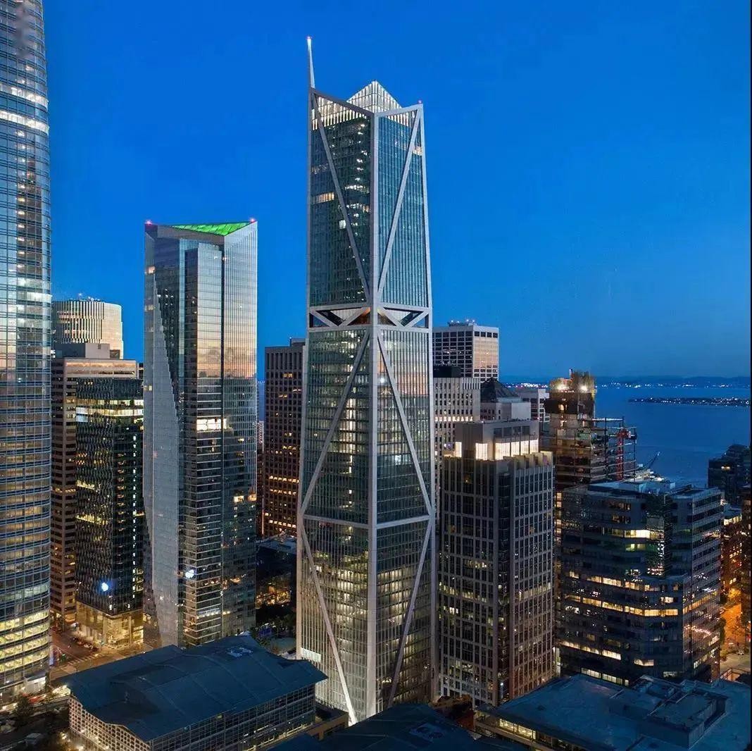 The U.S. building collapsed and many people were killed or injured. The ...