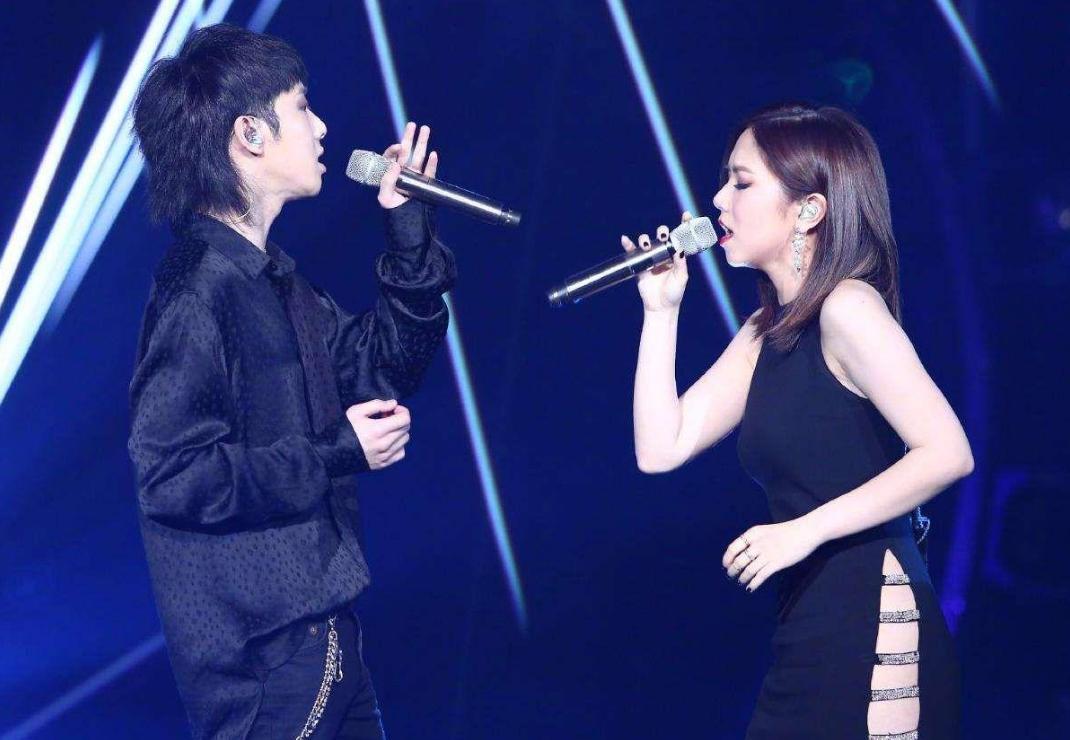 Cried Deng Ziqi, and her song - iMedia