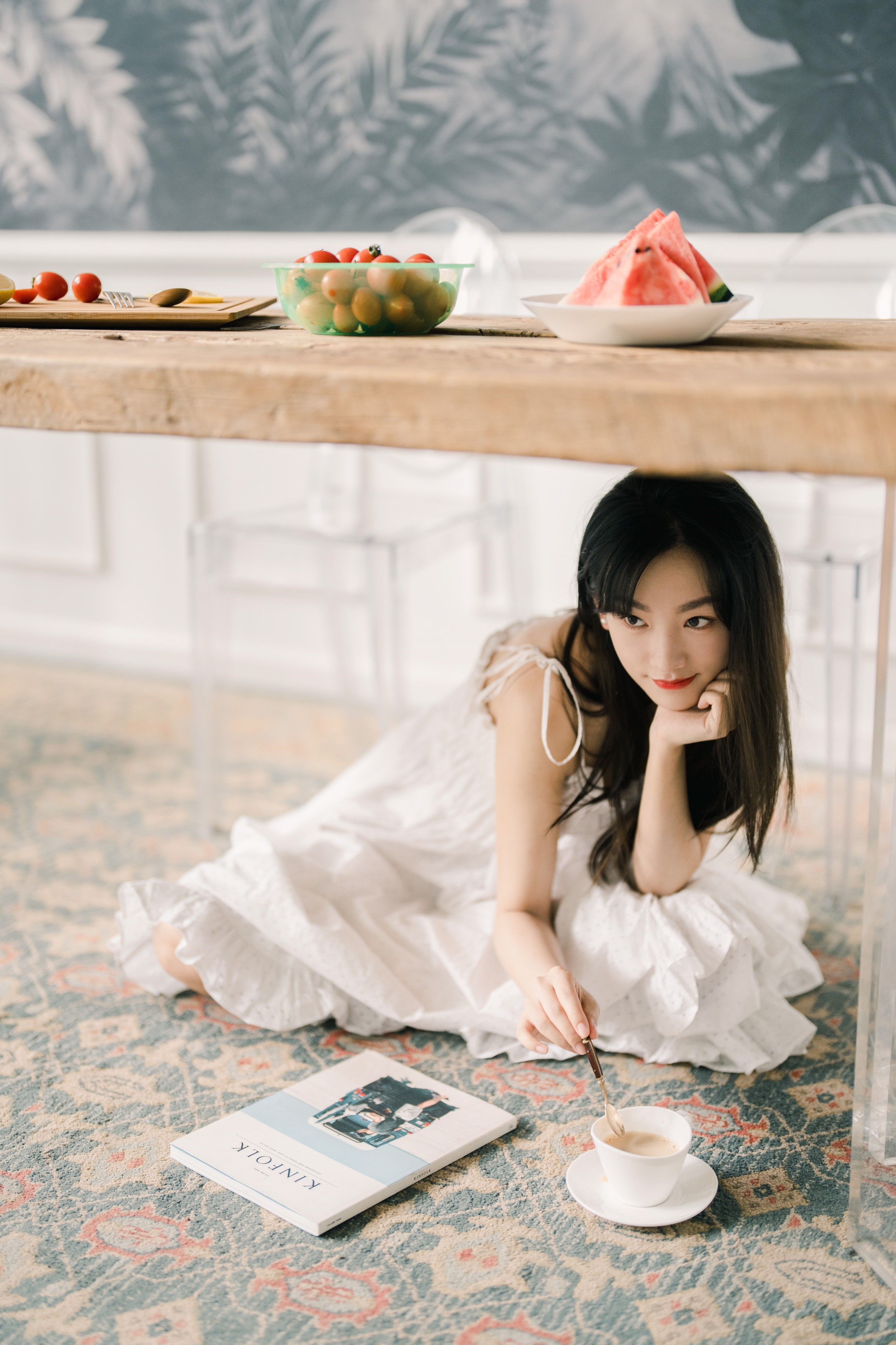 Xu Yanyu's sweet summer style photo hits a sling dress with a pure ...