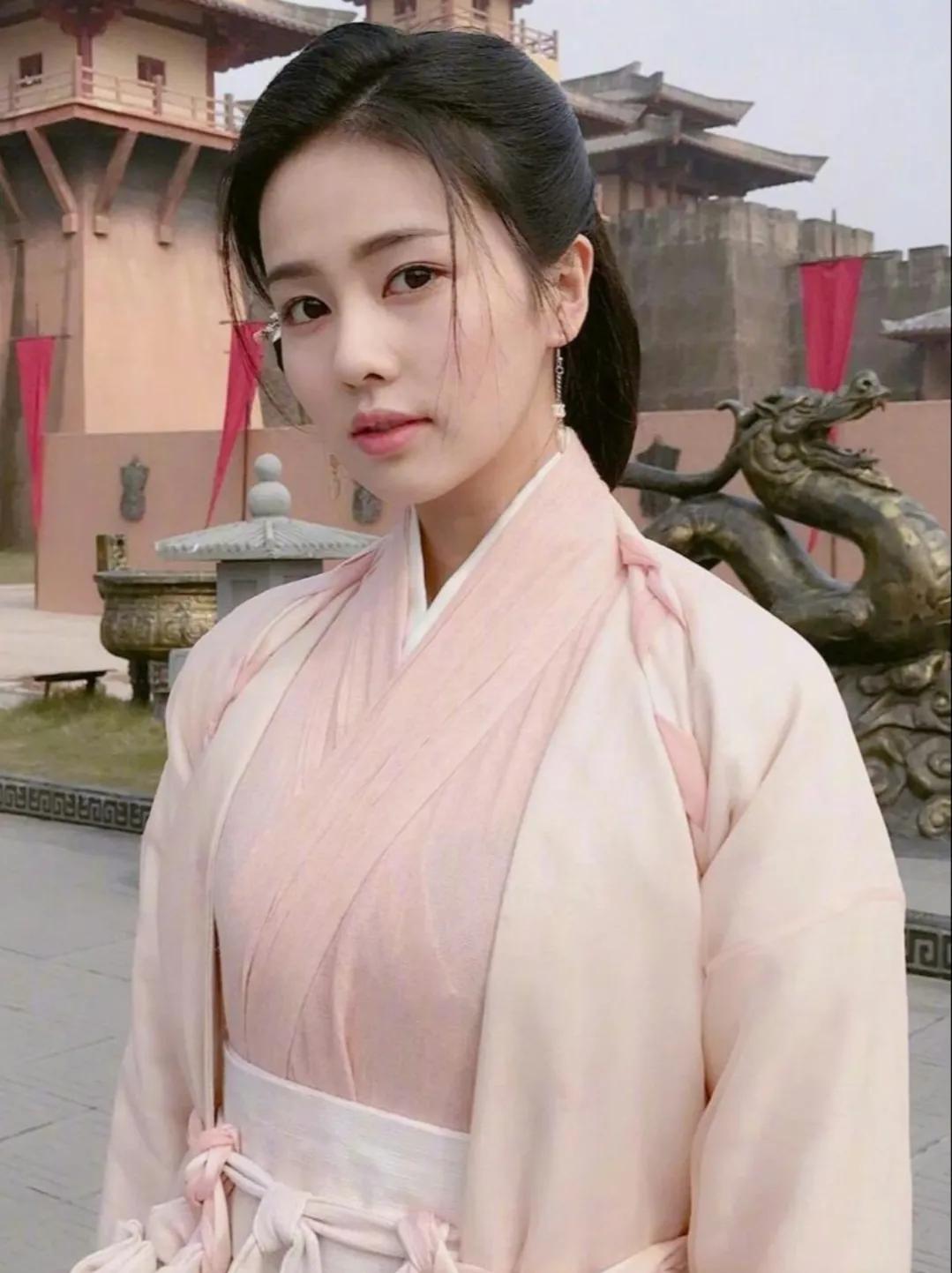 Bai Lu and Luo Yunxi finally got their wish in the two new drama "Long ...