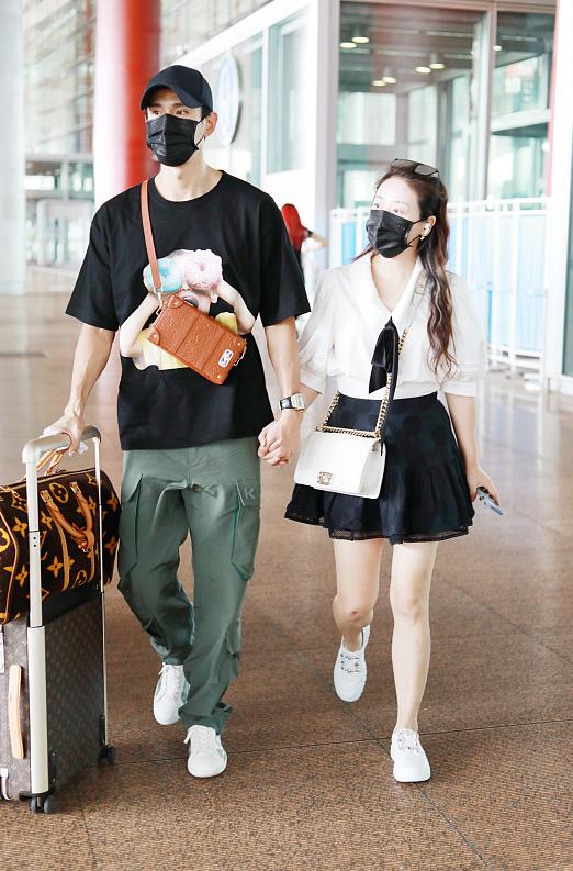 Jing Chao and Xiao Li Lin are really simple to wear, the basic models ...