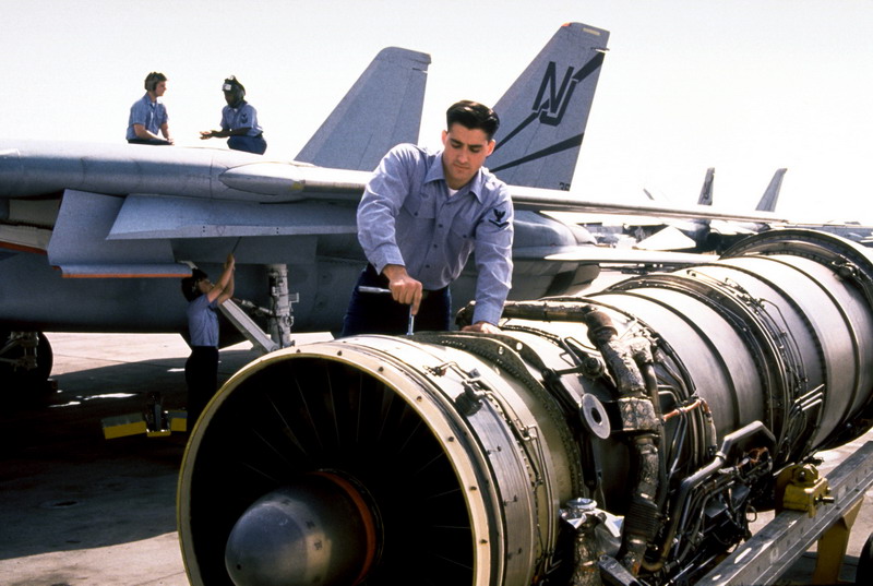 The crash rate is 23%!The F-14 fighter is far less glamorous than you ...