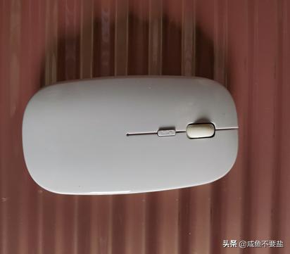 What does the inside of a wireless mouse look like?Let's take a look at ...