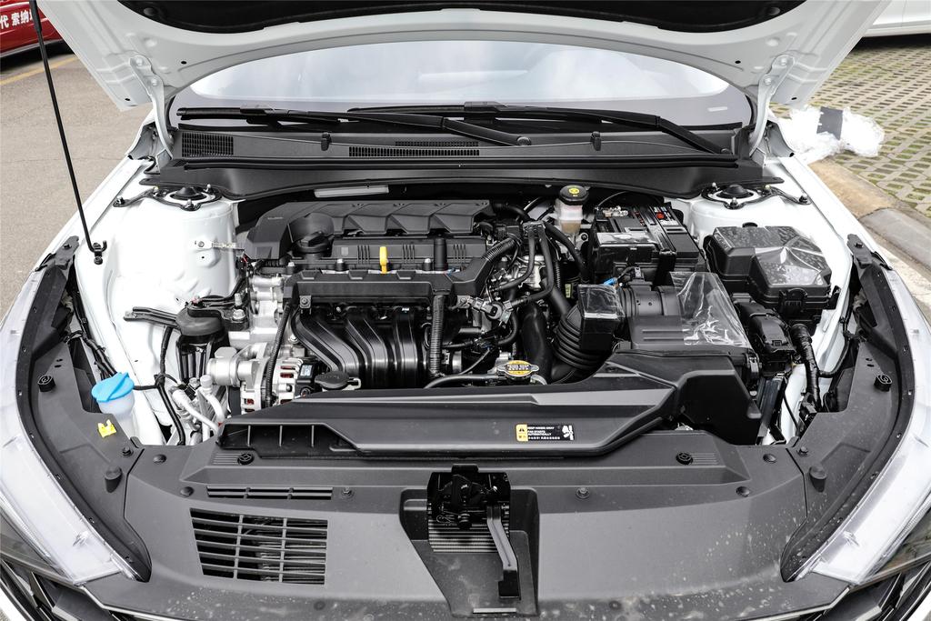 Can you drive with your mobile phone?Can you brake yourself? - iMedia