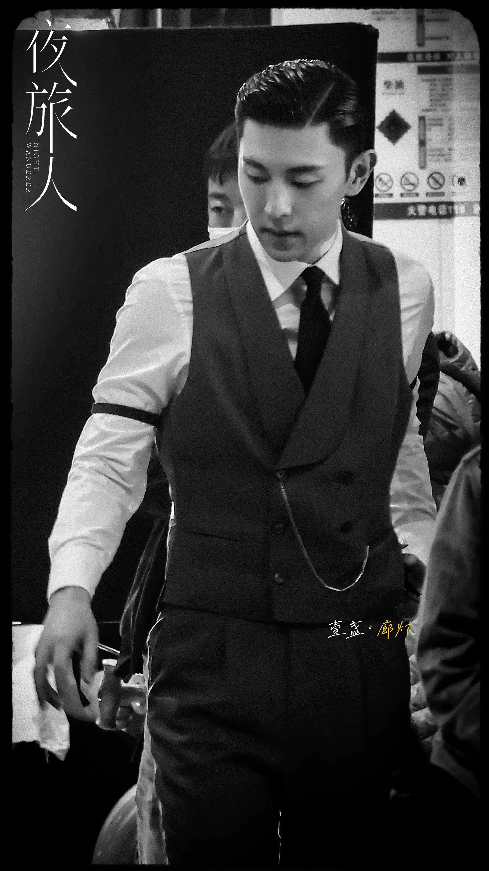 Let's take a look at Deng Lun's long legs against the sky - iMedia