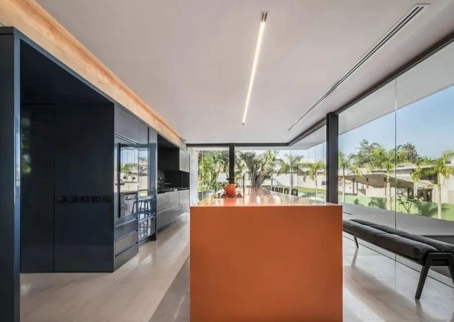 Roland-style doors and windows | summer refreshing home design - iMedia