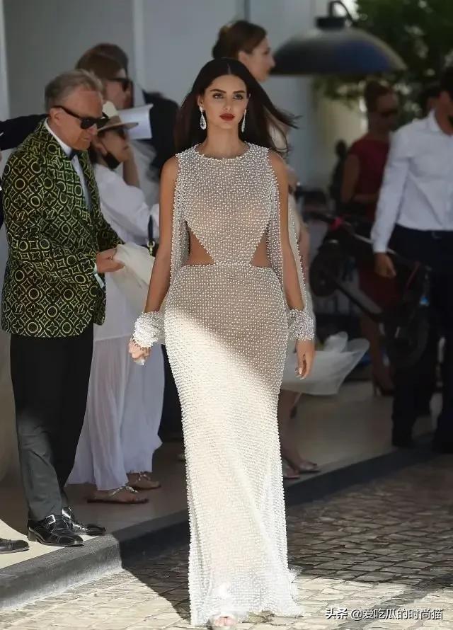 Iranian supermodel Mahlagha Jaberi's "hollow and see-through pearl ...