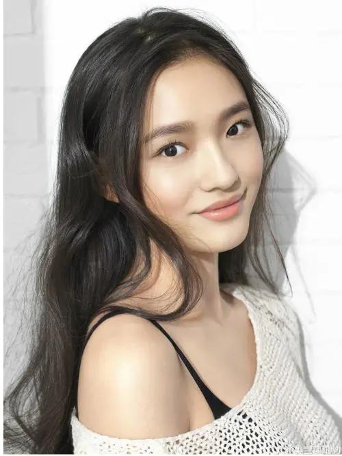 25-year-old Lin Yun, sexy and good-looking - iMedia