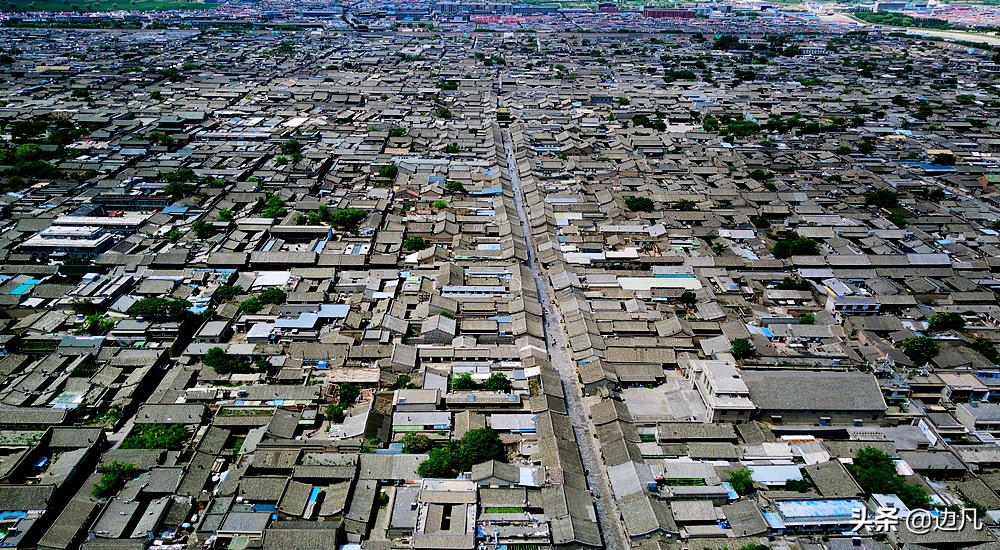 Aerial bird's eye view of the ancient city of Pingyao - iMedia