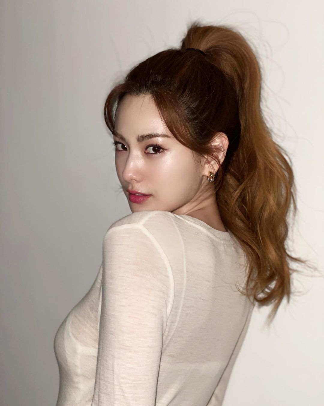 Korean fitness model Lin Zhenna - iMedia