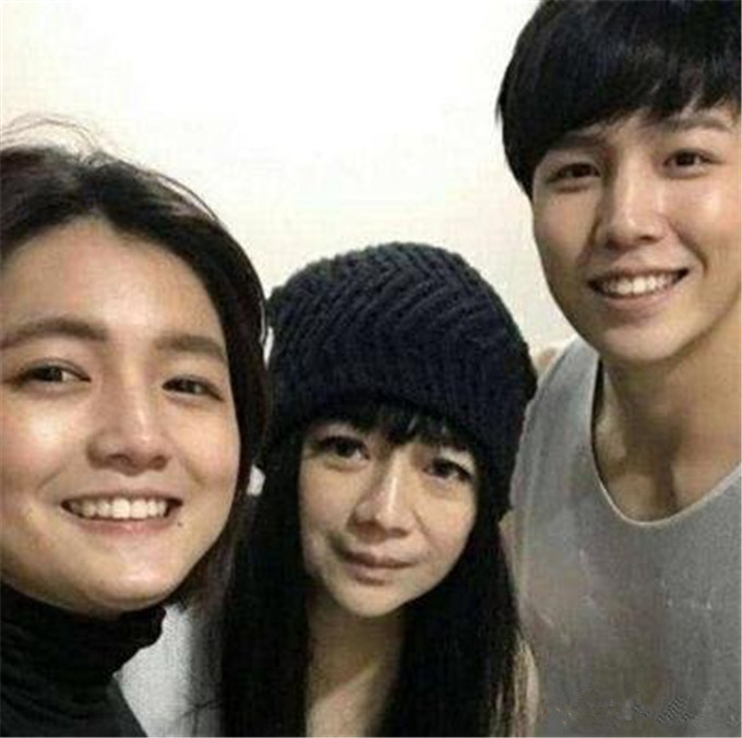 Zhang Ting posted photos of his daughter and praised her as a beautiful ...