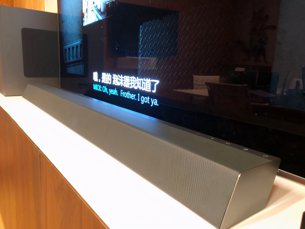 The most high-end audio and picture quality, Philips B8905 Echo Wall ...