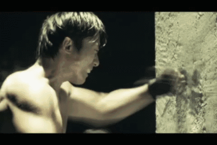 Yue Song: The kung fu is comparable to Bruce Lee, he beats foreigners ...