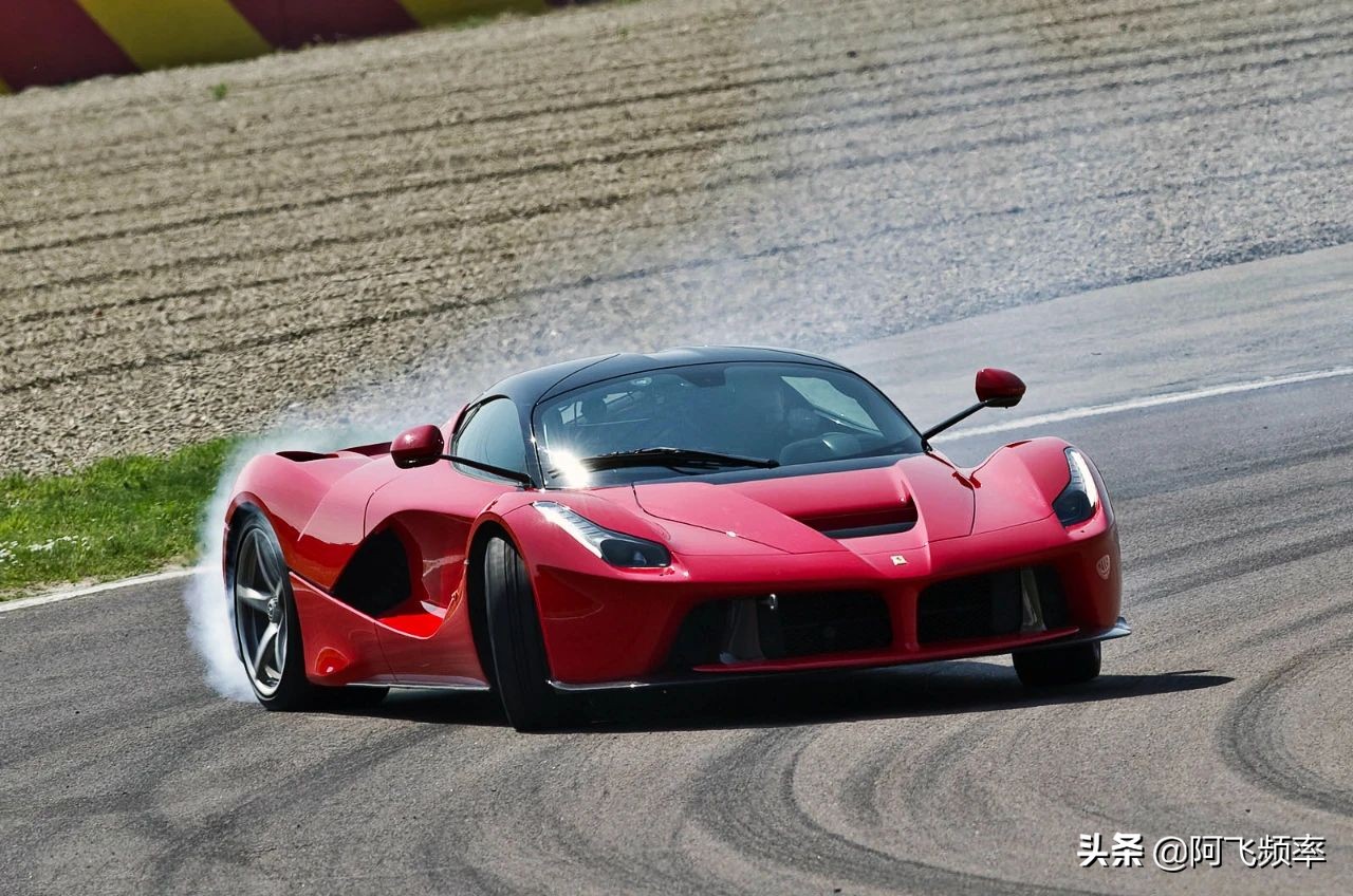Good guys!Rare color matching new Ferrari LaFerrari appeared in the ...