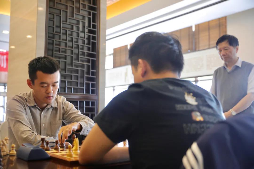 National team Hangzhou base staged a super match: Ding Liren narrowly beat Wei Yi - iMedia