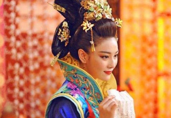 Wan Guifei Daming Xianzong is 17 years old and she is talking about ...