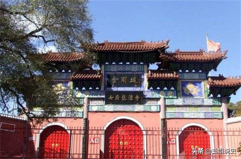 Qiding Longtan Temple in Kaiyuan City, a very famous Buddhist shrine in ...