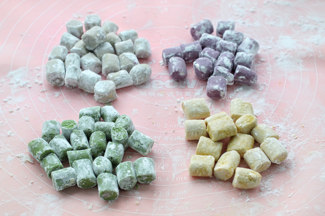 Homemade handmade taro balls, four colors with zero added, Q bombs are ...