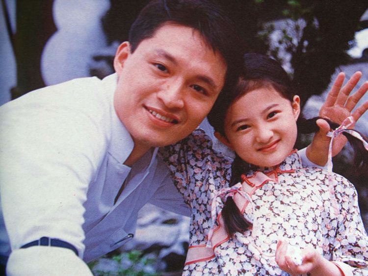 She was 8 years old as Wanjun and became the cutest girl in Joan. At ...