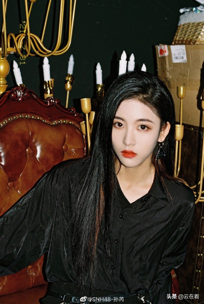 Beauty artist SNH48-Sun Rui charming photo appreciation, very charming ...