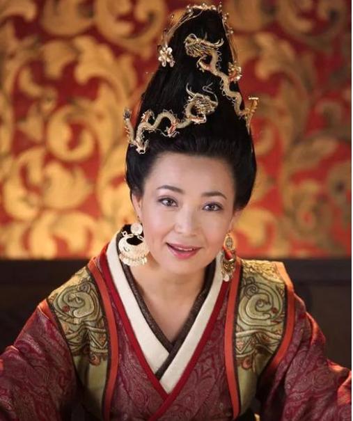 "Professional Queen" Dai Chunrong: 34 years of love with the teacher ...