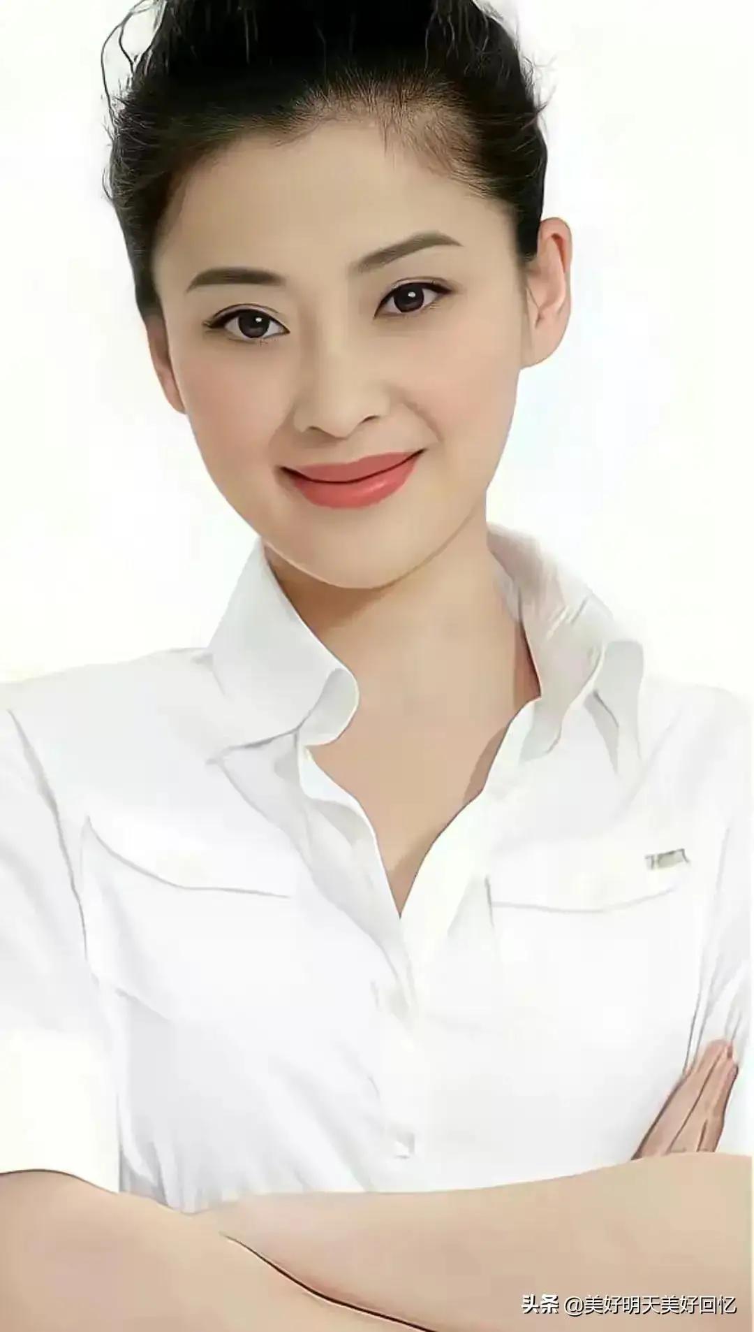 Mei Ting: Intellectual and elegant temperament beauty - iMedia