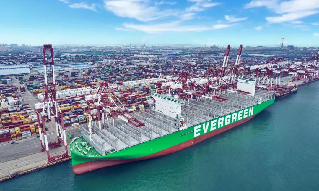 Refresh the world's largest container ship record!Evergreen Shipping's ...