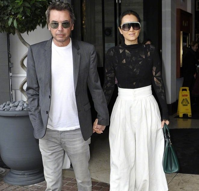 Not old "vampire"?Gong Li's 48-year-old husband in 70s is a boy, and he ...