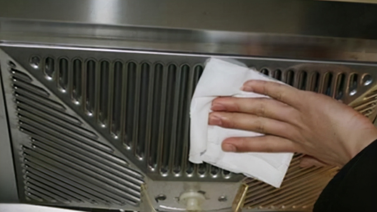 Remove the dirty range hood and wash it?This trick works best - iMedia