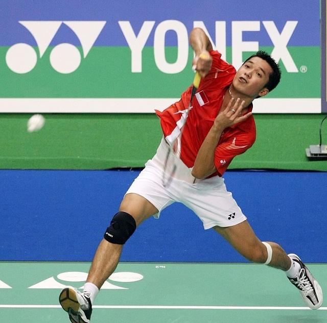 Badminton forehand and backhand high ball, wrist, forearm plane, elbow ...