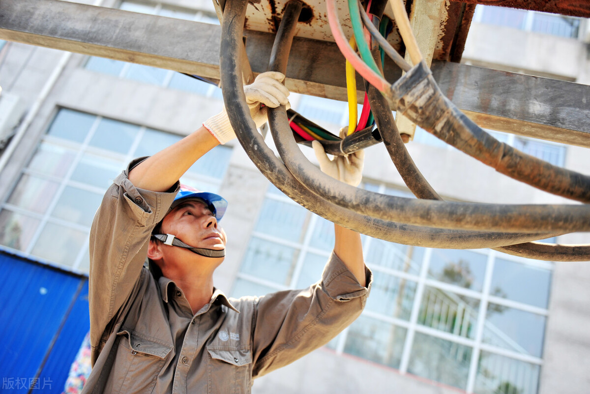 What is a weak current project, and which parts of the weak current ...