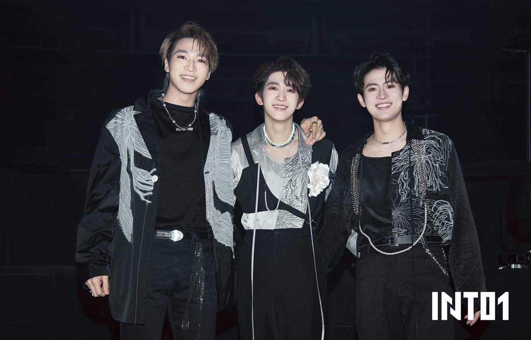 Seeing responsibility through the lyrics?INTO1 new song lyrics part ...