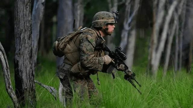 German arms manufacturer produced: HK M27 automatic rifle - iMedia