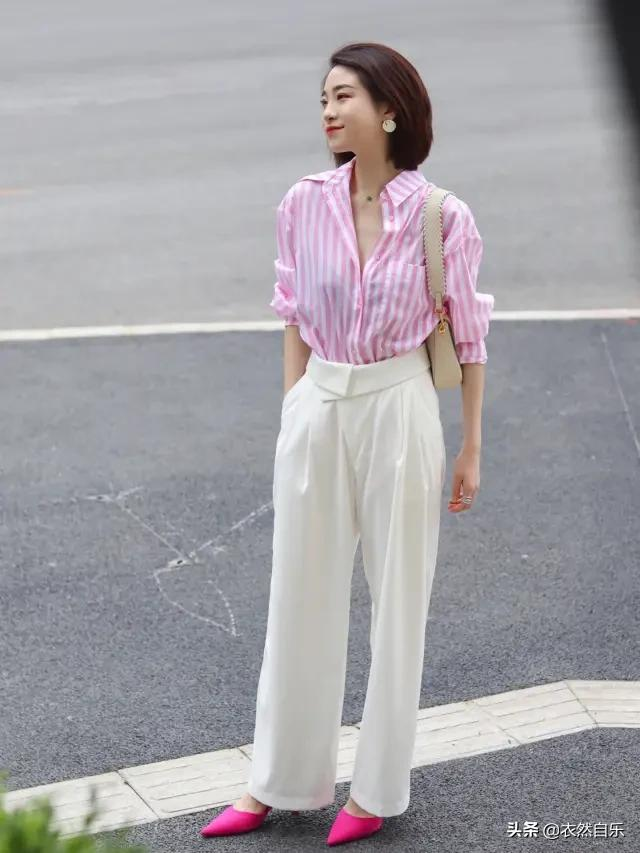 Middle-aged women wear blouses like this, and they look good with ...