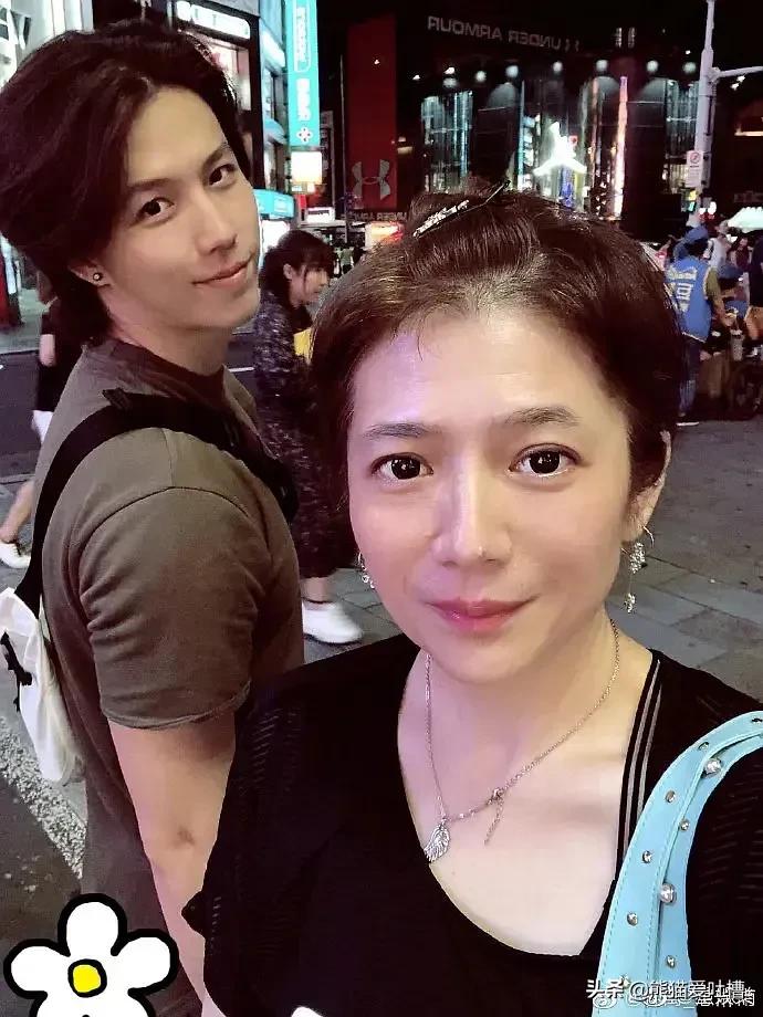 The children born to Zhang Ting's husband and his ex-wife are also so ...