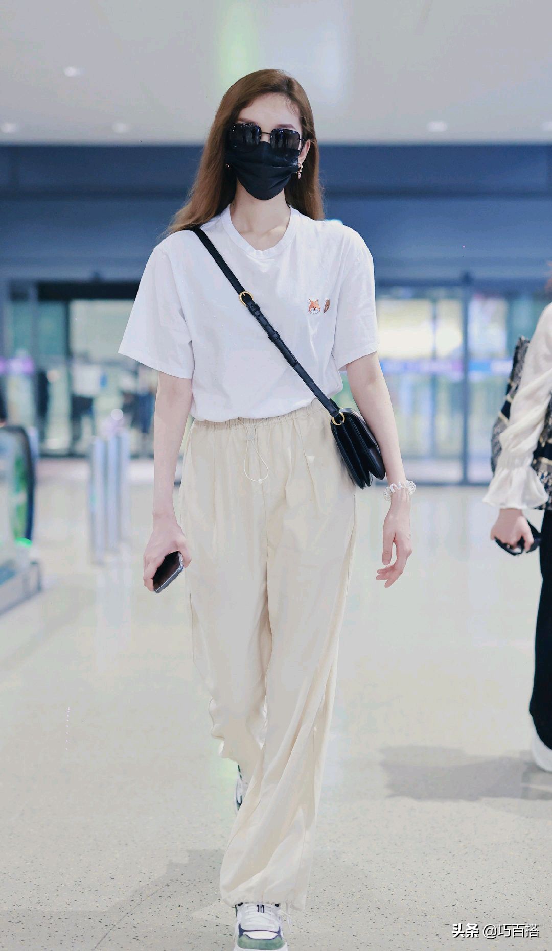 Liu Lingzi's body is self-willed!Summer fancy show legs, swagger but ...