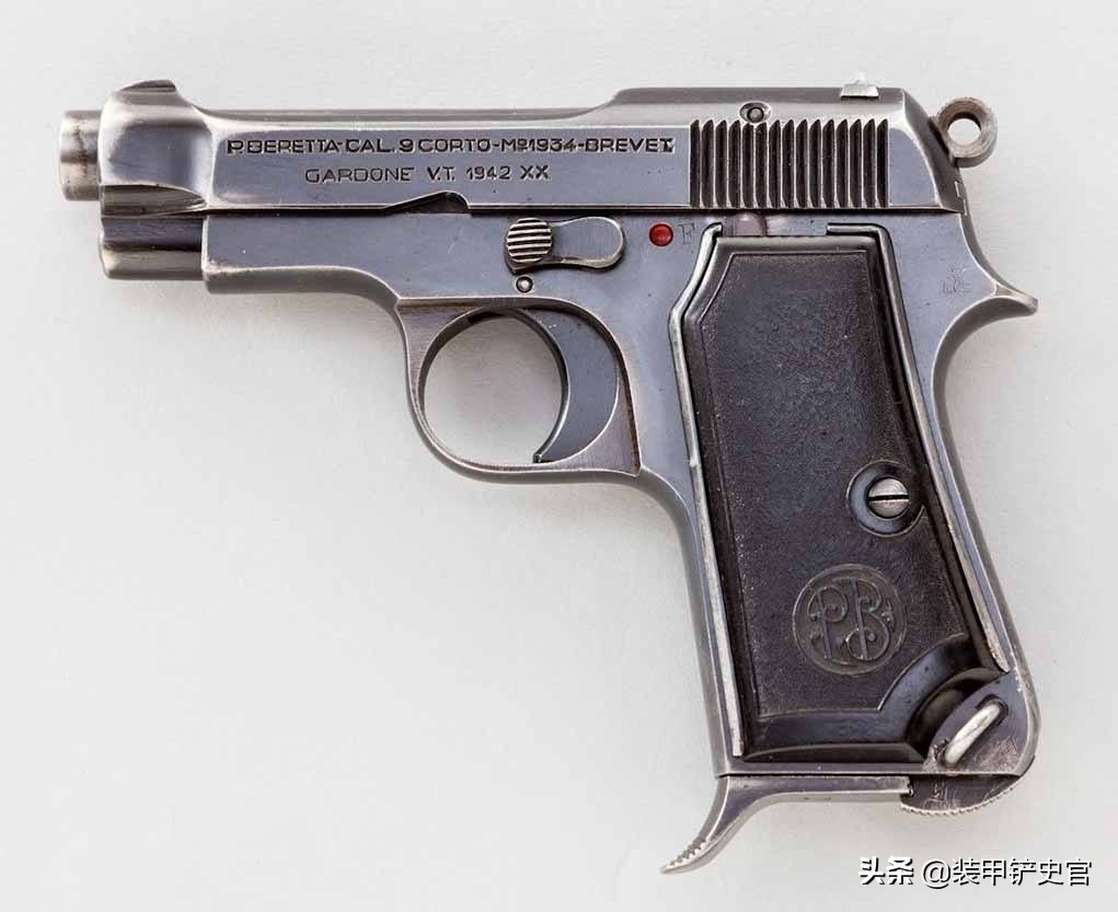 The exquisite and easy-to-use Beretta M1934, the German soldiers are ...