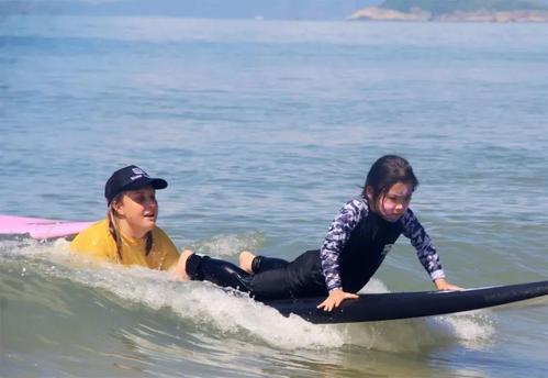 Enjoy the thrill of surfing - iMedia